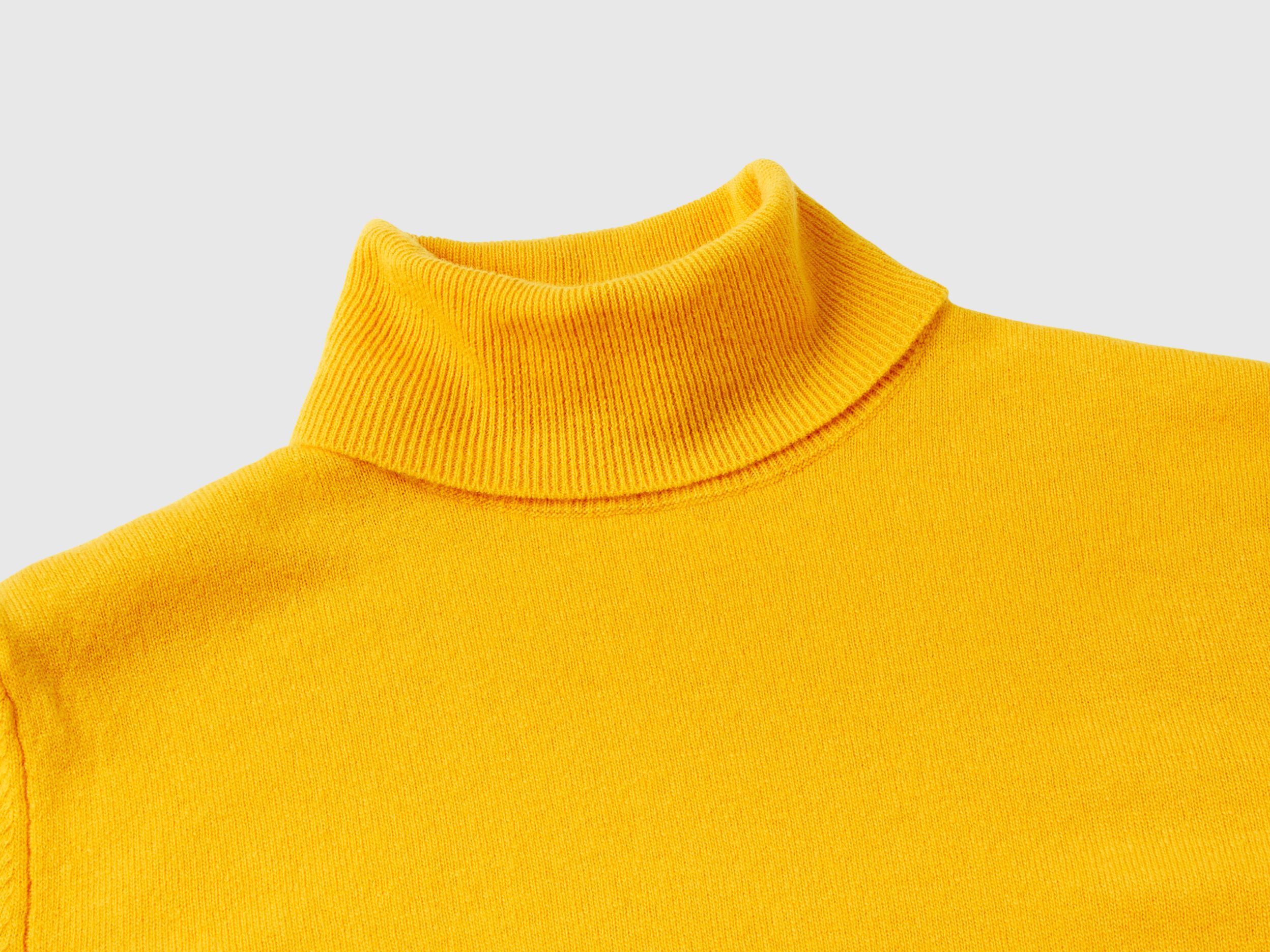 Yellow ochre turtleneck sweater in pure Merino wool Yellow ochre turtleneck sweater in pure Merino wool