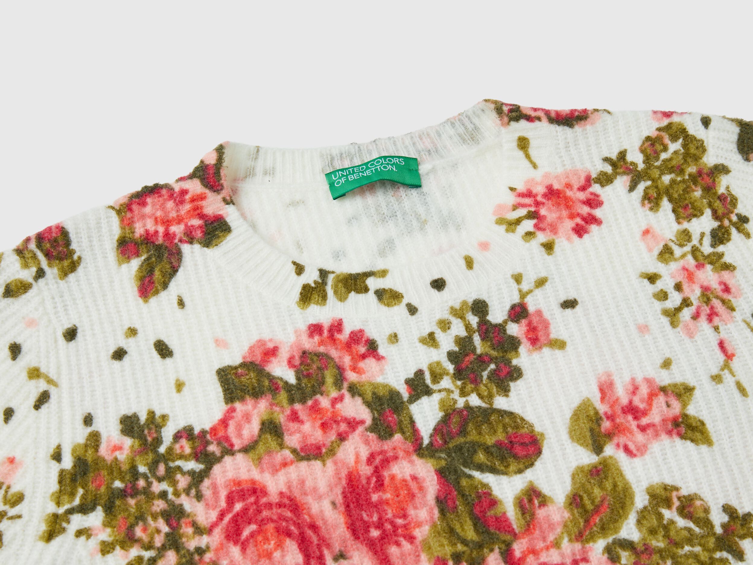 Floral sweater in recycled yarn - Creamy White | Benetton Floral sweater in recycled yarn - Creamy White | Benetton
